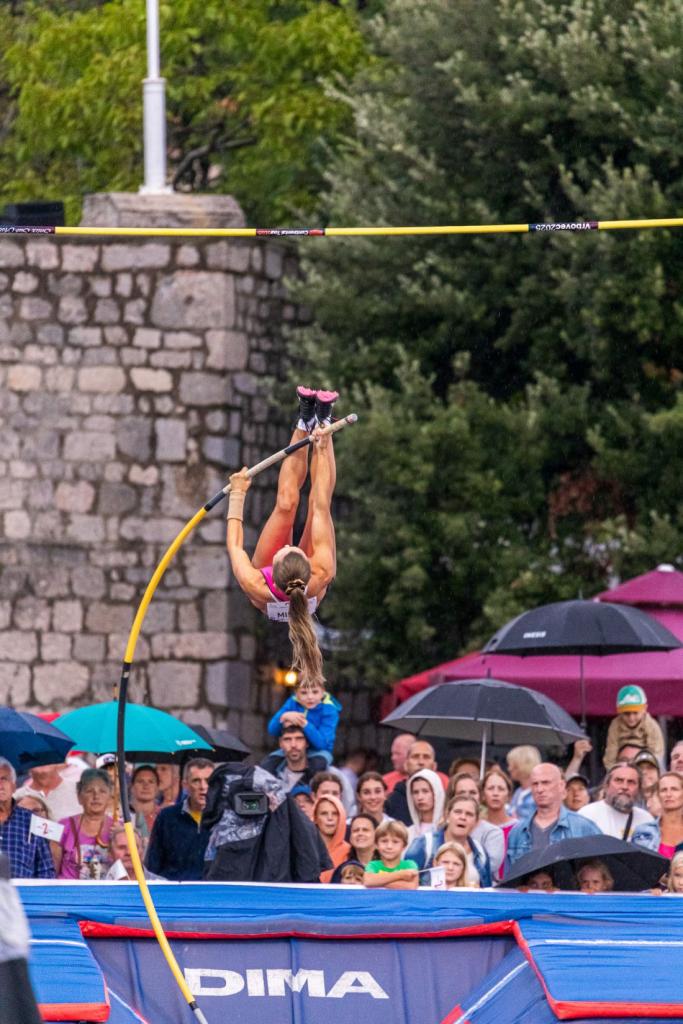 Jump2Krk: Hrvatski skakači s motkom briljirali, pobjedu odnio Ivan Geronimo Šerić, oborivši ...